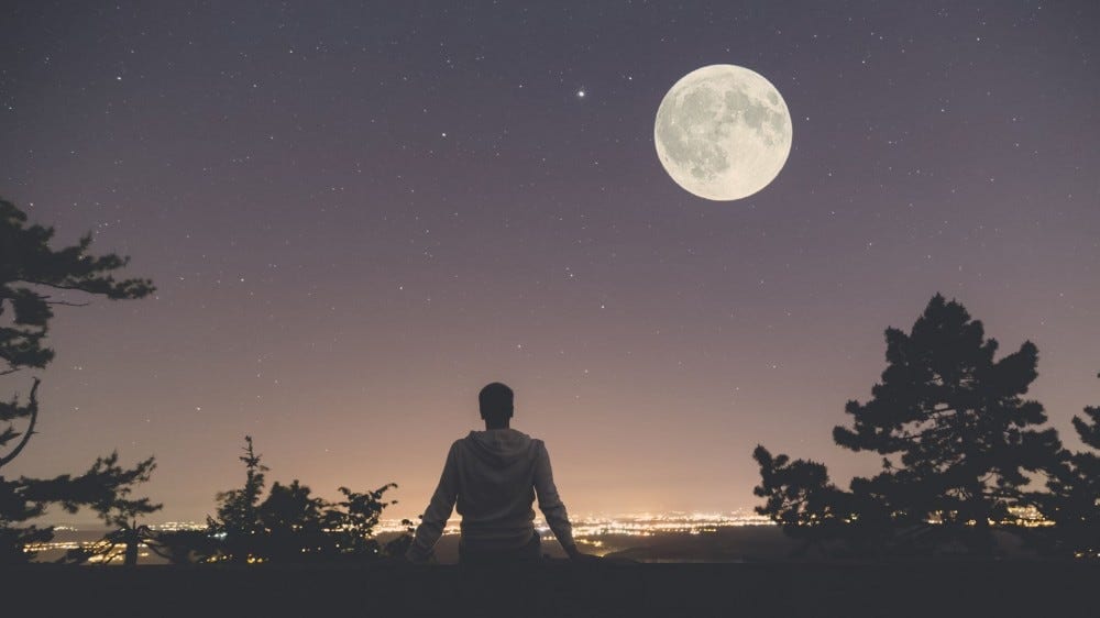 Quando você pode ver a lua cheia do verme em março - LifeSavvy