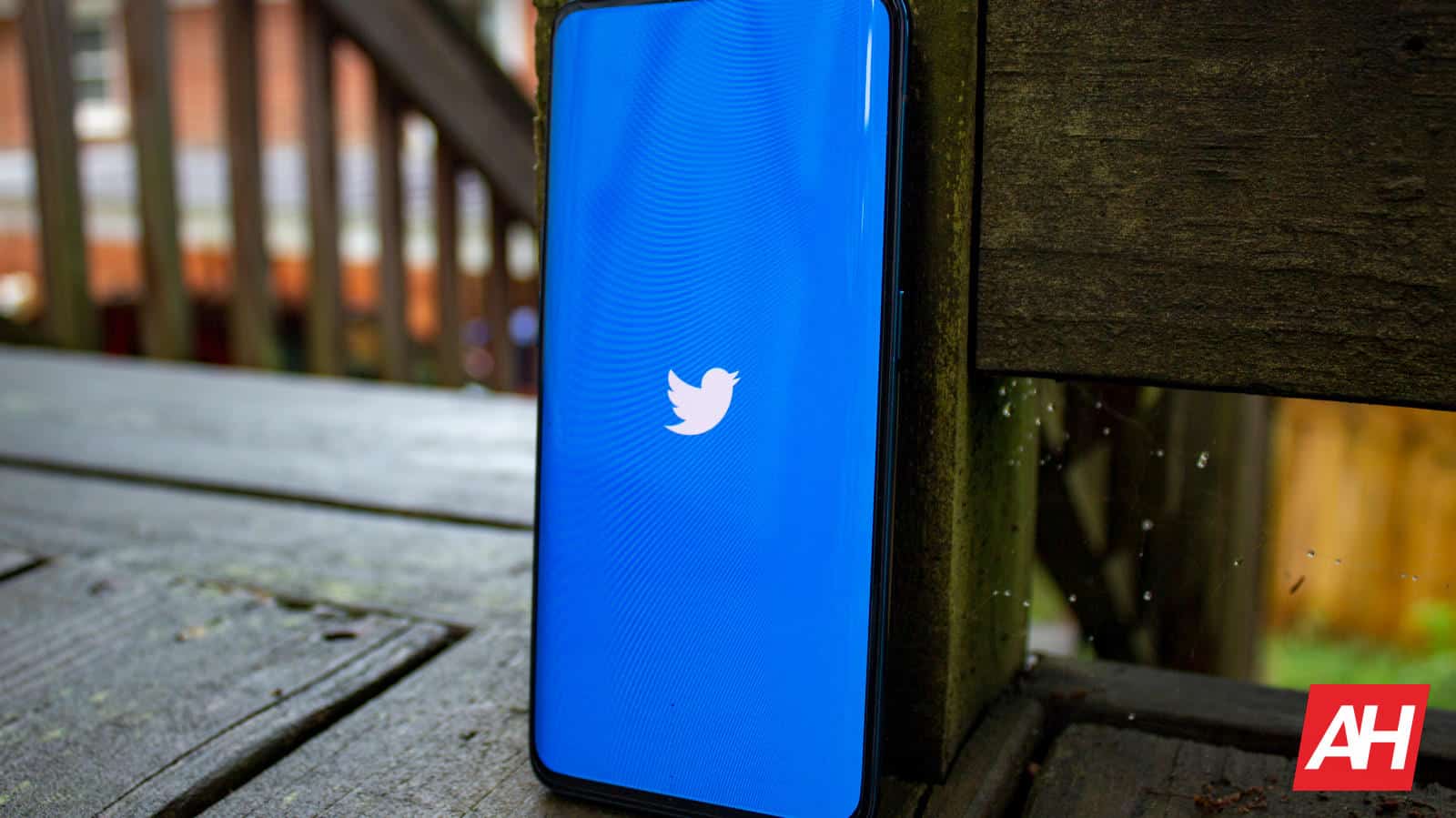 O Twitter finalmente lança legendas automáticas para tweets de voz