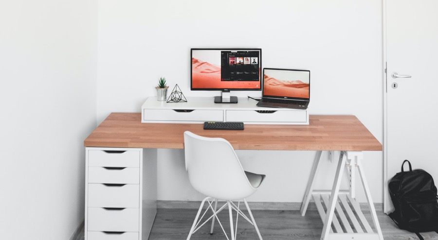 Monitores ultrawide vs monitores duplos: qual configuração é melhor ...